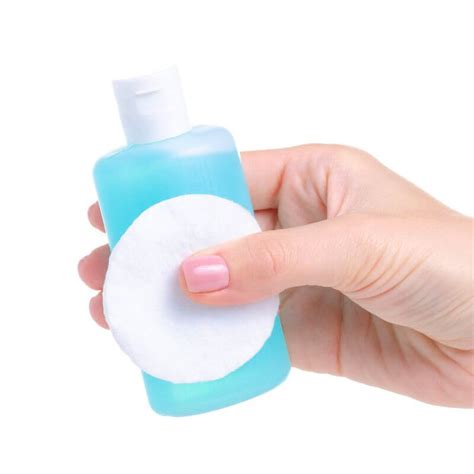 Ways To Remove Nail Polish Easily And Sustainably