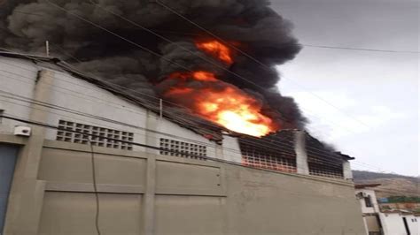 Controlan Incendio De Gran Magnitud En Autolavado De Aragua
