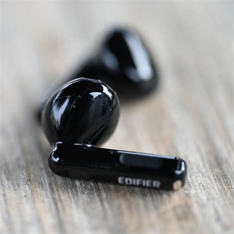 True Wireless Earbuds Review Edifier W220t Supporting Snapdragon