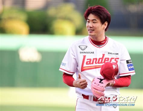 Choo Shin Soos Retired Ssg Captain Kim Kwang Hyun I Believe He Will