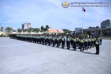 លោកឧត្តមសេនីយ៍ឯក ស ថេត ចុះត្រួតពិនិត្យកម្លាំងអន្តរាគមន៍ពិសេស និងកម្លាំងចរាចរណ៍