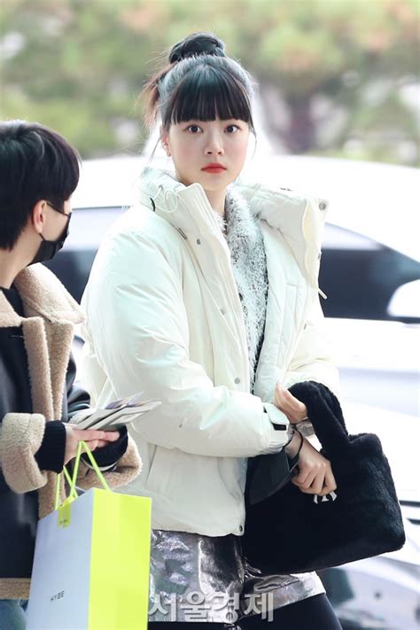 르세라핌 홍은채 막내의 사랑스러움 [se★포토] 네이트 뉴스