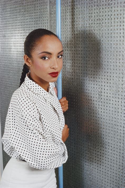 No Wonder Drake Tattooed A Picture Of Sade On His Torso—shes A Style Legend Sade Adu Sade
