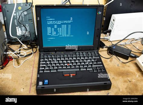 Windows 95 Ibm Pc Computer Repaired French Minister For The Ecological Transition Barbara