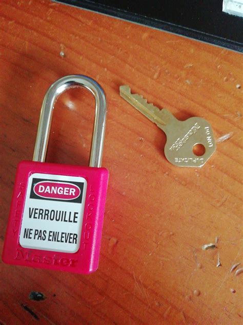 Any Tips On How To Pick The Masterlock Lockout I M Having A Tough Time With This One R