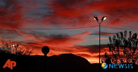 멕시코 하늘을 붉게 물든 석양