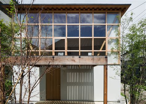 Tetsuo Yamaji Builds House With Mass Produced Components