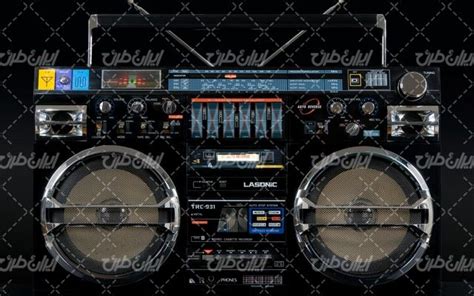 تصویر با کیفیت پخش کننده موسیقی به همراه رادیوی قدیمی ایران طرح