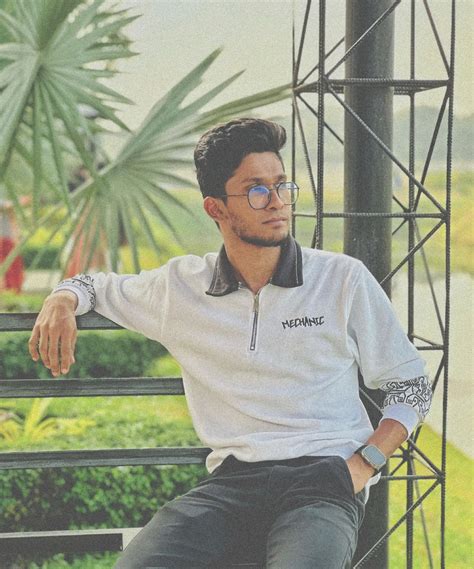 Nahid Hasan Chowdhury Smile↑sparkle↓→ Instagram