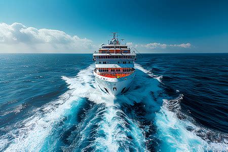 大海上航行的轮船高清图片下载 正版图片601398285 摄图网