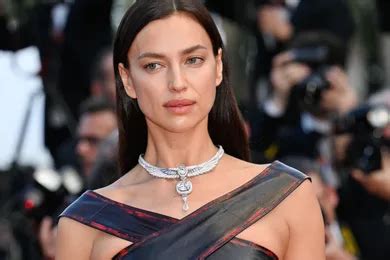 Irina Shayk Was Reportedly Throwing Herself At Tom Brady At Recent
