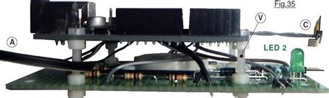 12 Assemblage De La Carte Arduino Uno Sur Le Circuit Imprimé Principal