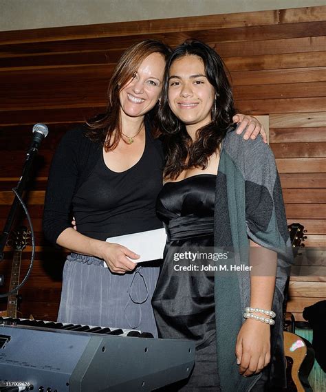 Singersongwriter Lisbeth Scott Gives Bernice Bautista The First