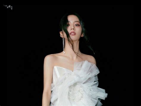 Segera Debut Solo Simak Segudang Prestasi Individual Jisoo Blackpink