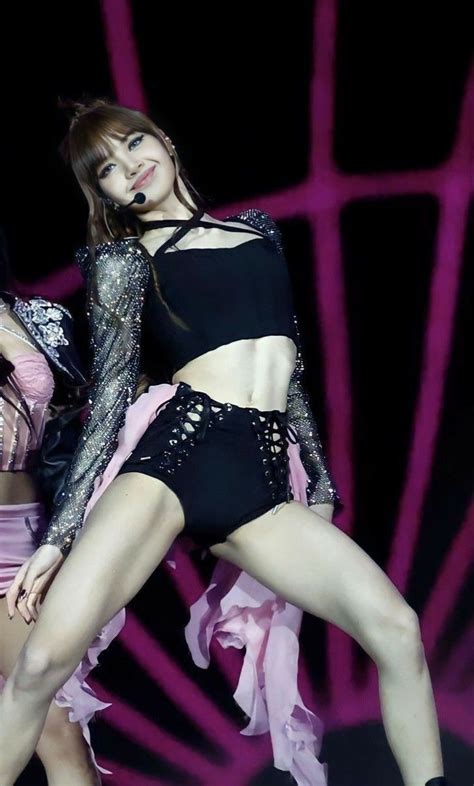 Pin On Lisa Lisa Coachella Blackpink Fashion Blackpink Coachella