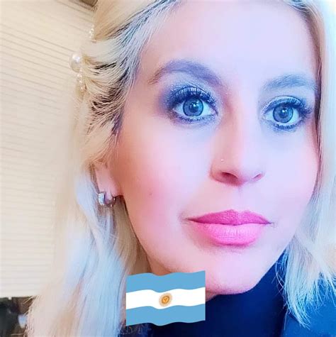 Policías De La Ciudad Salvan A Un Nene De 6 Años Oficiales De La