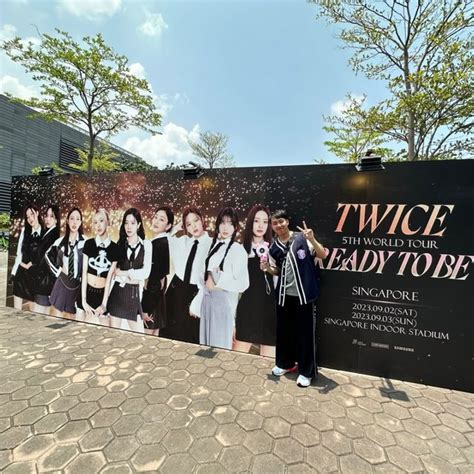 Siu Ming Siu Ming • Threads Say More