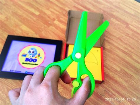 Boo Learning Resources Store Arts And Crafts ️ စက္ကူလေးတွေကို ကတ်ကြေးနဲ့ ညှပ်ပြီး ပုံသွင်း