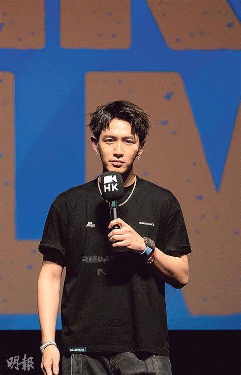 來港宣傳執導處男三級片 柯震東蔡凡熙瞓身跟觀眾合照 20230406 娛樂 每日明報 明報新聞網