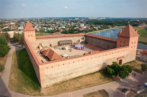 Лидский замок - Туризм в Гродно - без визы