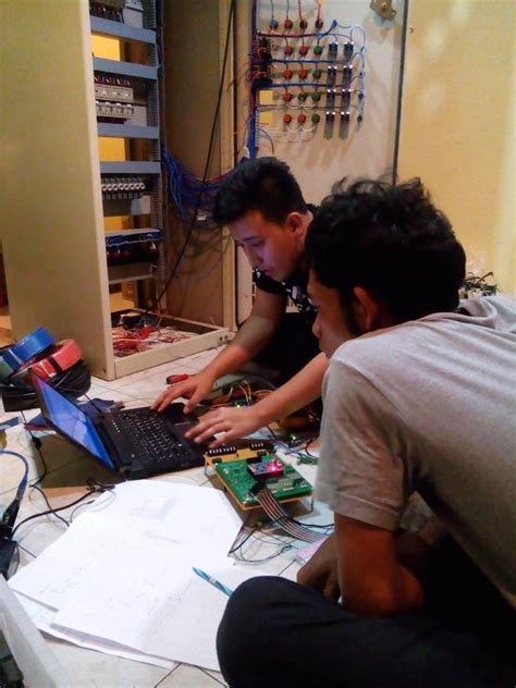 Miconcontroller Board ใช้แทน Plc ในตู้ไฟโรงงานได้ครับ ทางเราพัฒนา โดยบอร์ดไมโคร ตระกูล Arm