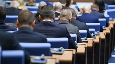 Парламентът прие на първо четене промени в Закона за личната помощ От деня