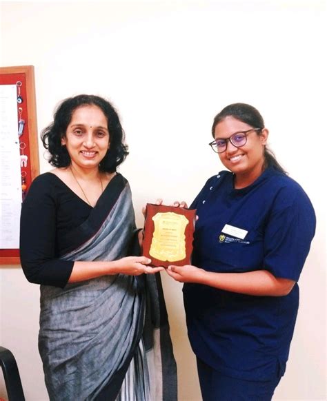 Dr Anshika Saxena On Linkedin College Day And Awards Ceremony2021
