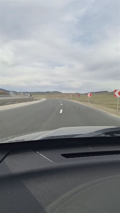 Уранхай пүүзээ яагаад хаядаггүй вэ гэвэл Би яагаад хийчвээ Яасан их автваа Энэ чинь би биш