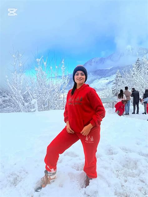 මයිල් බාන්නේ නැති වුනත් ලස්සන නම් අඩුවක් නෑ 😍🥵 ️🤍 Shorts Short Trendingshorts Youtube