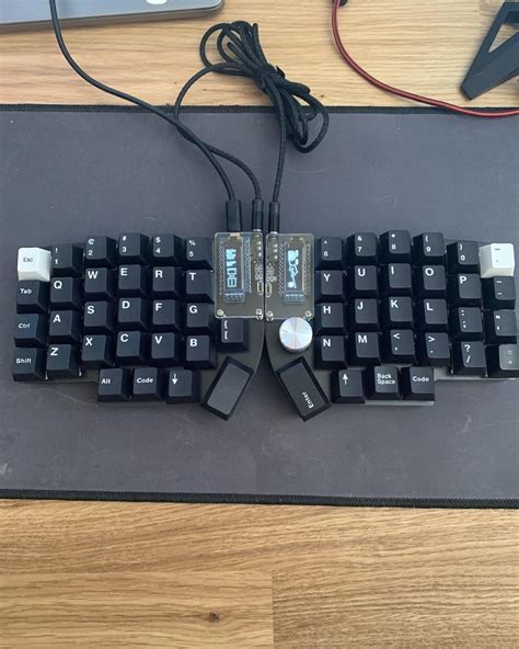 Lily58 Pro With Mx And Choc Sockets A Rotary Encoder Oled S And Elite C S Artofit