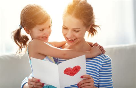 Resimli Anneler G N Mesaj Anneler G N Kutlama Mesajlar Hediye Sepeti