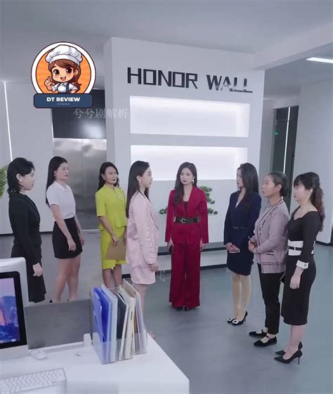 Ang Mayamang Babaeng Ceo Ay Hinamak Ng Kanyang Mga Kaibigan At Ang