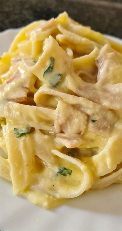 Κρεμώδεις ταλιατέλες με μπέικον