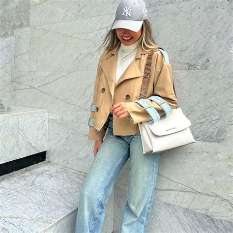 استایل پاییزی زنانه 1402 تیپ پاییزی دخترانه اسپرت با هودی