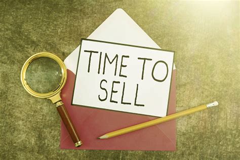 판매 시간을 표시하는 텍스트 캡션입니다 사업 개념 재산을 팔기위한 올바른 순간 사업 수입을 얻기 위해 전략에 대한 스톡 사진 및 기타 이미지 Istock