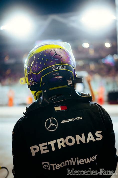 Mercedes Amg Petronas Mit Emotionaler Danksagung An Lewis Hamilton