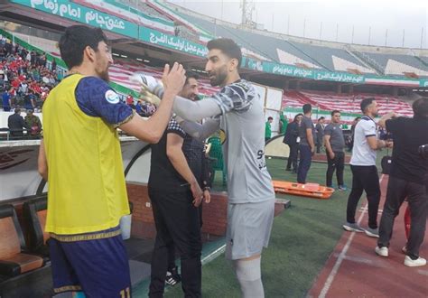 حاشیه دیدار پرسپولیس گل گهر حضور علی پروین در آزادی و اعتراض دروازه