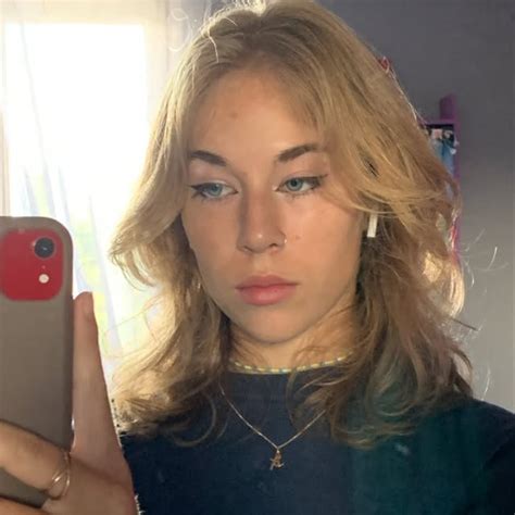 Alix Alixvlr • Threads Say More