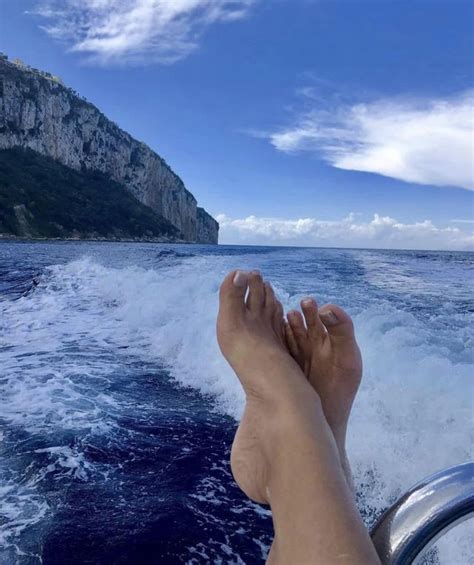 My Moms Huge Feet Rmomshugefeet