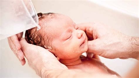Dicas De Como Dar Banho Em Recém Nascido Corretamente