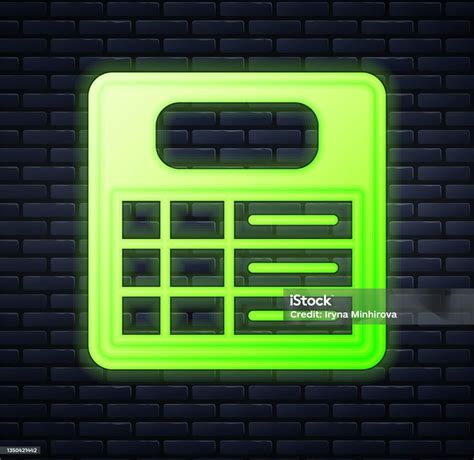 벽돌 벽 배경에 고립 된 빛나는 네온 기차역 보드 아이콘 기계 점수판 기차의 광고판에 비행의 정보 벡터 공항에 대한 스톡 벡터 아트 및 기타 이미지 Istock