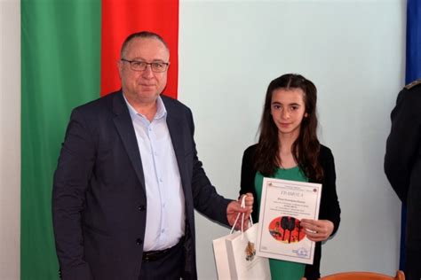 Наградиха победителите конкурса „С очите си видях бедата“ от Монтана снимки