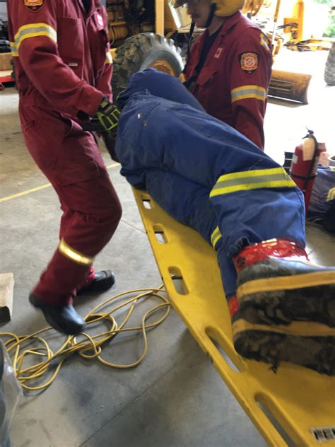 Photo Gallery Strathmore Man In Machine October 2016 Alberta Vehicle Extrication Association