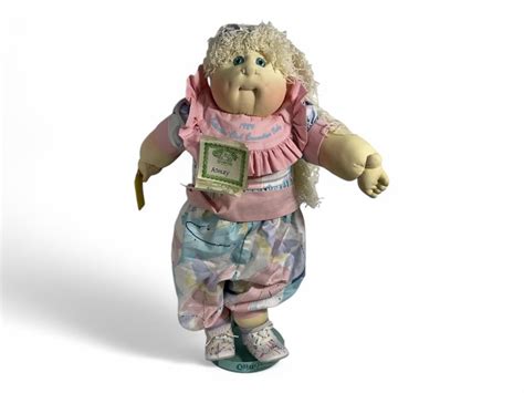 Lot Signed By Xavier Roberts 1989 Cabbage Patch Collectors Club