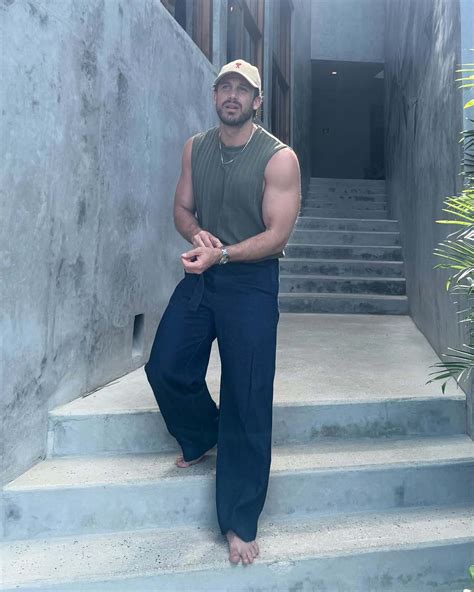 Lambda Garcías Feet