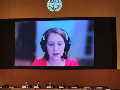 Dr Cassandra Steers Threads Thread Reader App