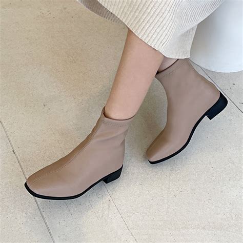 덴드리 가죽 스웨이드 2type 겨울 코디 퍼 털 안감 스퀘어 여성 통굽 앵클부츠 롱부츠 3cm 에이블리