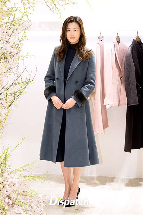 [현장포토] “머리만 넘겨도”…전지현 고혹적 자태 디스패치 뉴스는 팩트다