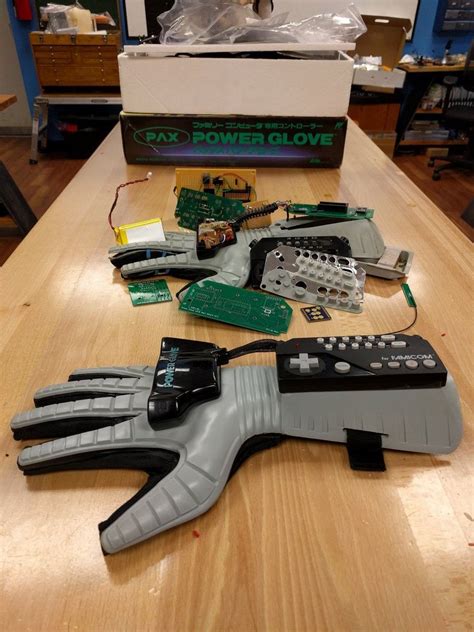 Power Glove
