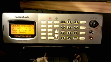Radio Shack Pro 2055 Triple Trunking Scanner Youtube